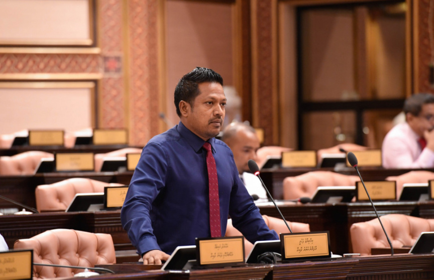 ޗެއާޕާސަންގެ މަގާމަށް ވާދަ ކުރެއްވުމަށް އިންތި ފޯމު ހުށަހަޅުއްވައިފި ...