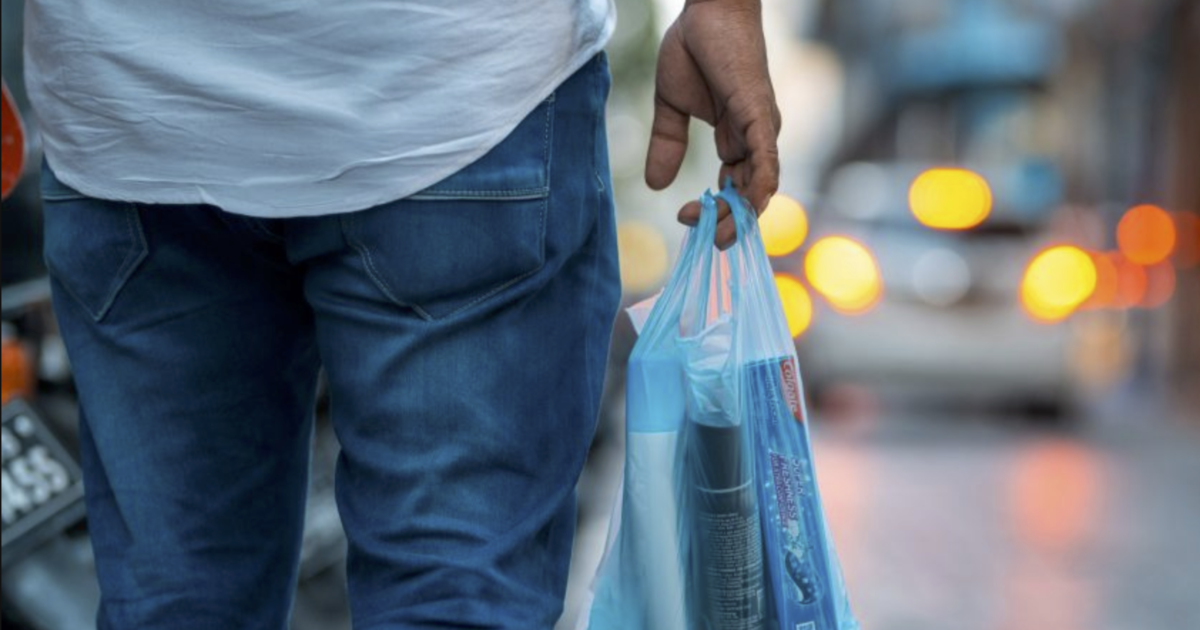 ޕްލާސްޓިކް ކޮތަޅަކުން ދެ ރުފިޔާގެ ޓެކްސްއެއް ނަަގަނީ – Dhen.mv