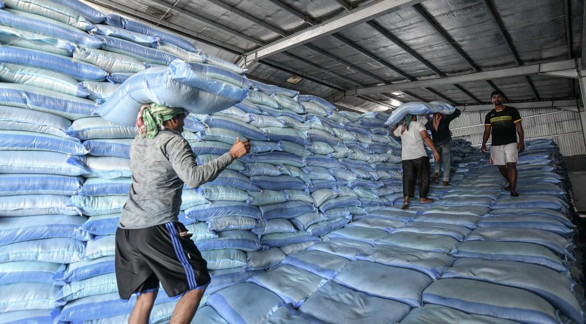 ޚާއްސަ ހުއްދައިގެ ދަށުން އިންޑިއާއިން ގިނަ އަދަދެއްގެ ފުށާއި ހަކުރު އިންޕޯޓް ކުރަނީ – Dhen.mv