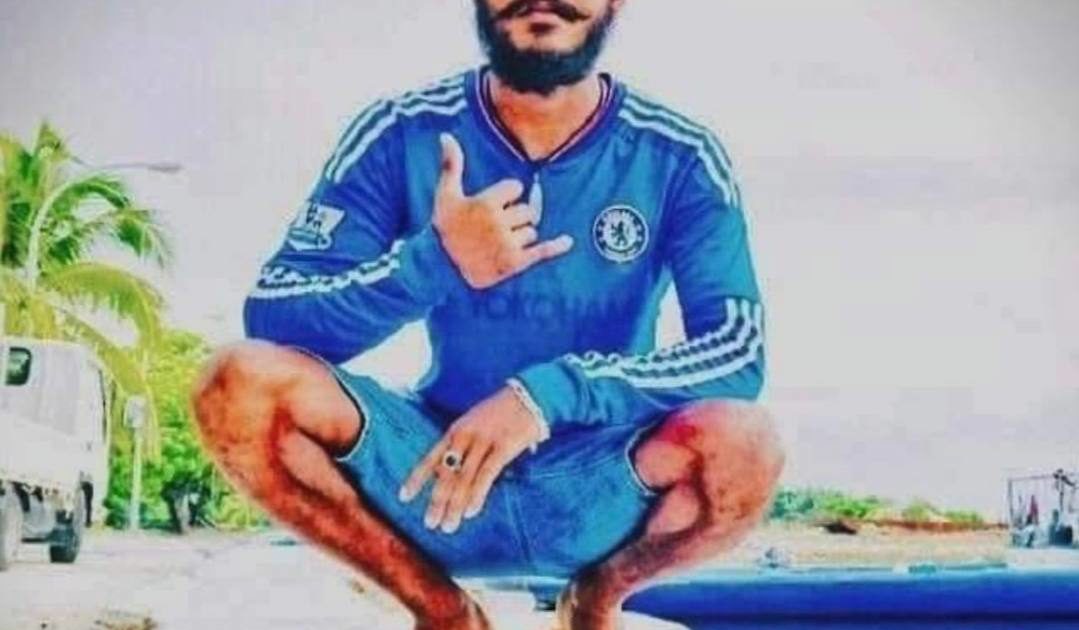 ފެރީއަކުން މޫދަށް ވެއްޓުނު ޒުވާނަކު ނިޔާވެއްޖެ – Dhen.mv