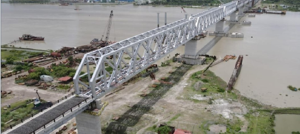 ރުޕްޝާ ރޭލް ބްރިޖަކީ 100 އަހަރު ދުވަހުގެ ދިގު ގެރެންޓީއެއް – Dhen.mv