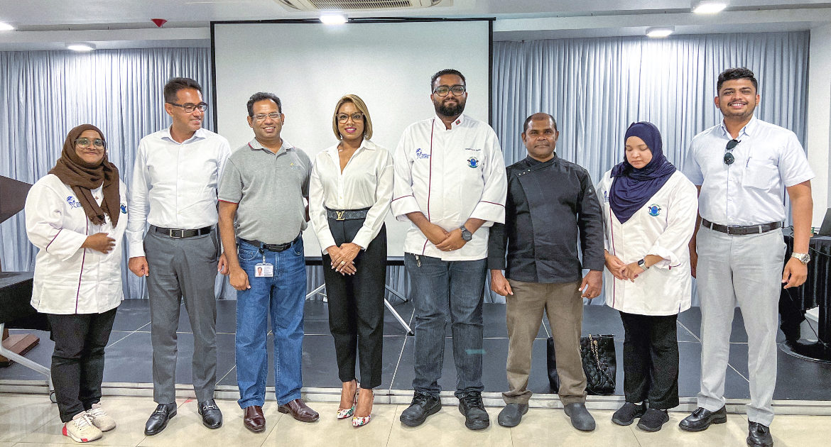 ބައިނަލްއަޤުވާމީ ޝެފުންގެ ދުވަސް 2022 ފާހަގަކޮށްފި – Dhen.mv