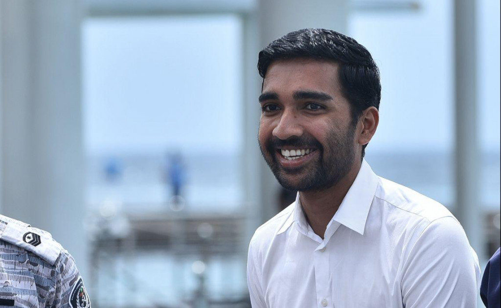 އިޙްތިޖާޖުގެ ބައިވެރިން ދުލެއް ނުދިން، ސިޔާދު ޤާސިމް މާންދުއަށް – Dhen.mv