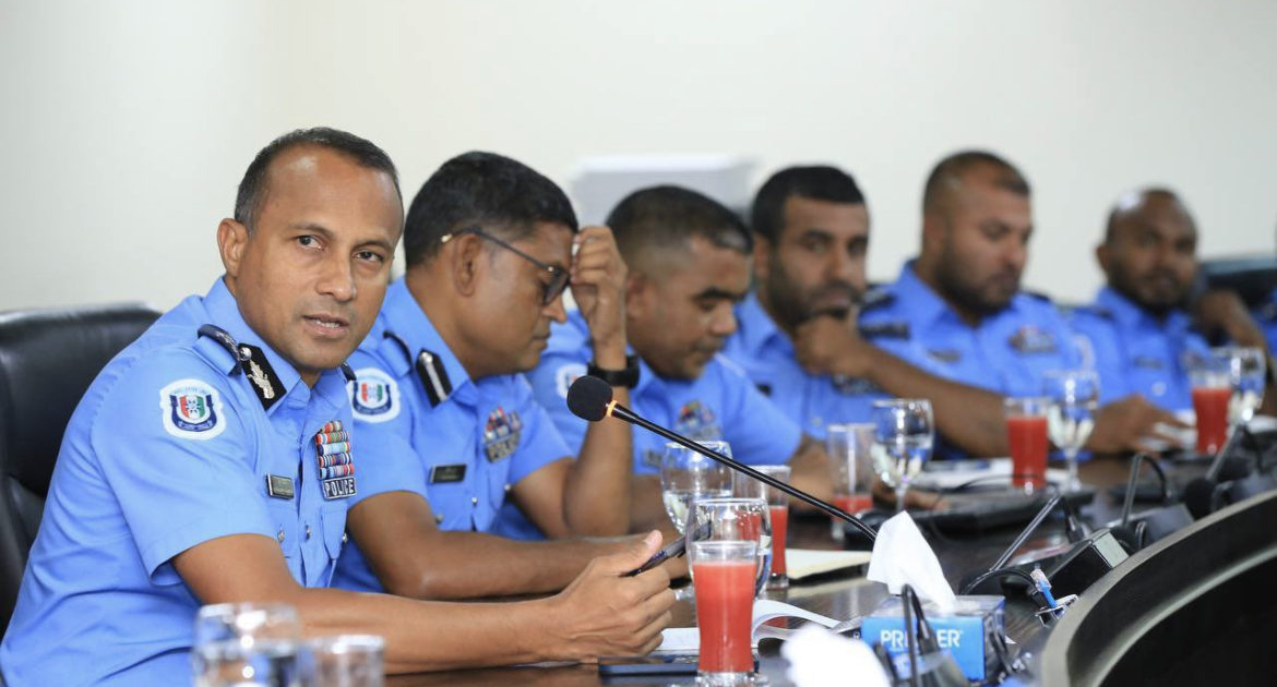 ރިޔާސީ އިންތިހާބުގެ ސެކިއުރިޓީއާ ބެހޭގޮތުން އީސީން ފުލުހުންނާ މަޝްވަރާކޮށްފި – Dhen.mv