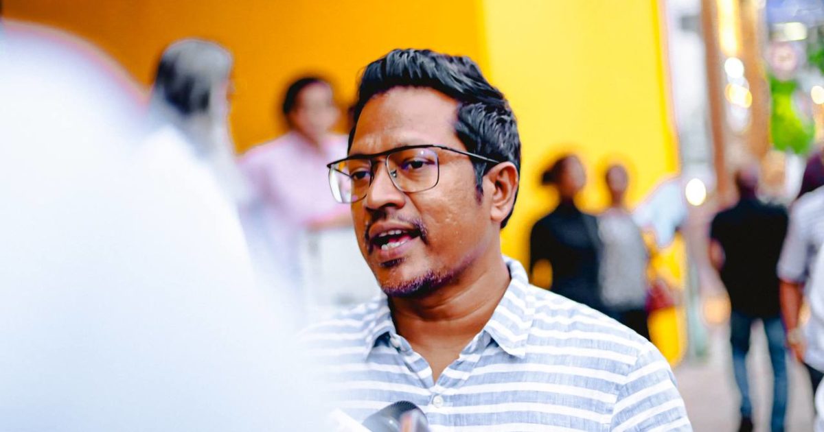 ދަފްތަރުން މެންބަރުން ވަކިކުރީ ރައީސް ނަޝީދަށް އޮތް ތާއީދު ކުޑަކޮށްލުމަށް: އިންތި – Dhen.mv