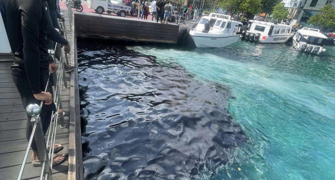 މާލެ ފަޅުތެރެއަށް އެޅިފައިވާ ކަޅުތެޔޮ ސާފްކުރުމުގެ މަސައްކަތް ފަށައިފި – Dhen.mv