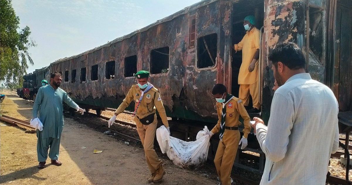 ޕާކިސްތާނުގައި ރޭލެއްގައި ރޯވެ ހަތް މީހުން މަރުވެއްޖެ – Dhen.mv