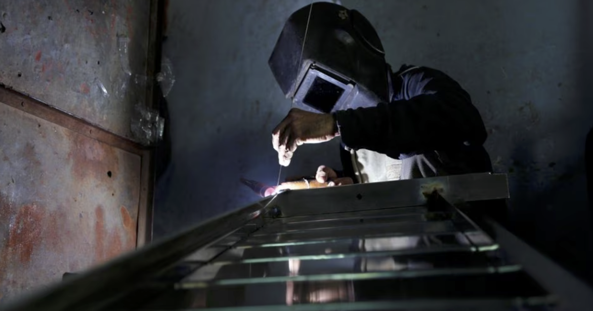 އިންޑިއާގެ ފެކްޓްރީ ހަރަކާތްތައް އިތުރުވެއްޖެ – Dhen.mv