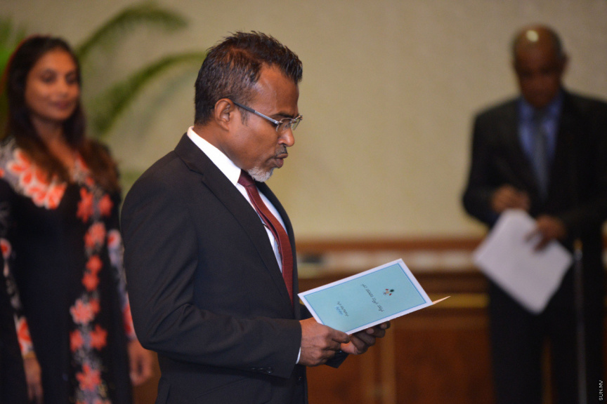 އިތުބާރުނެތްކަމުގެ މައްސަލައިގައި ޖަވާބުދާރީވުމަށް ރިއްފަތަށް 30 މިނެޓު! – Dhen.mv