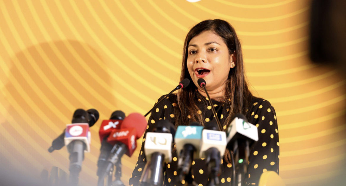 ހަނގާކޮށް އުނދަގޫ ކުރާ މީހުން ބްލޮކް ކުރާނަން: ރޮޒައިނާ – Dhen.mv