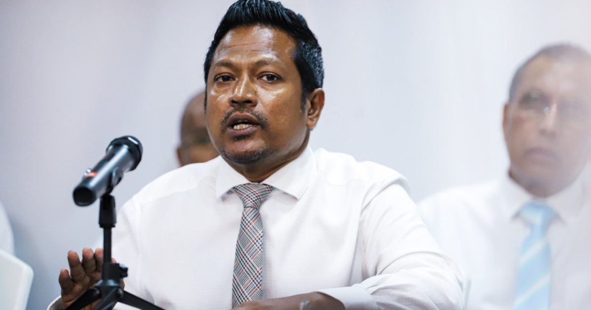 ނަޝީދު، މެމްބަރުންނަށް ބިރު ދައްކައި އިންޒާރު ދިންކަމަށް ބުނި ބުނުމަކީ ބުހުތާން ދޮގެއް: އިންތި ...