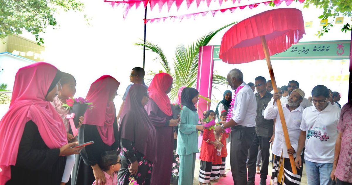 ތިން ދުވަސް ތެރޭގައި، މުޢިއްޒު 25 ރަށަކަށް – Dhen.mv