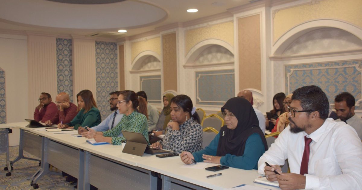 ޓްރާންސިޝަން ކޮމިޓީން ހެލްތް މިނިސްޓްރީއާ ބައްދަލުކޮށްފި – Dhen.mv