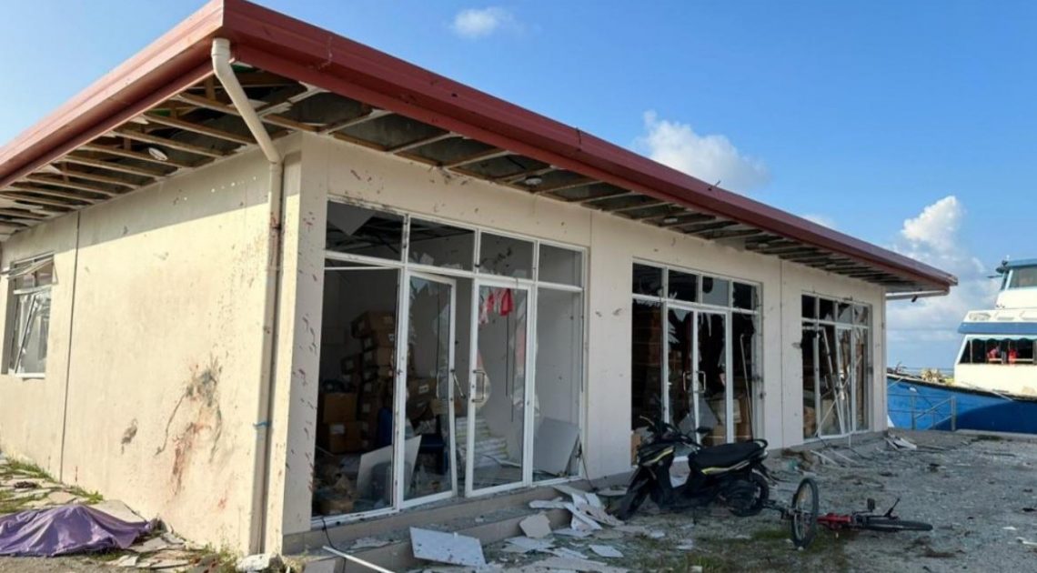 މަކުނުދޫގައި ބާރުގަދަ ގޮވުމެއް ގޮވައި މަރުވި ދެ މީހުންގެ ހަށިގަނޑު ޢާއިލާއާ ޙަވާލުކޮށްފި – Dhen.mv