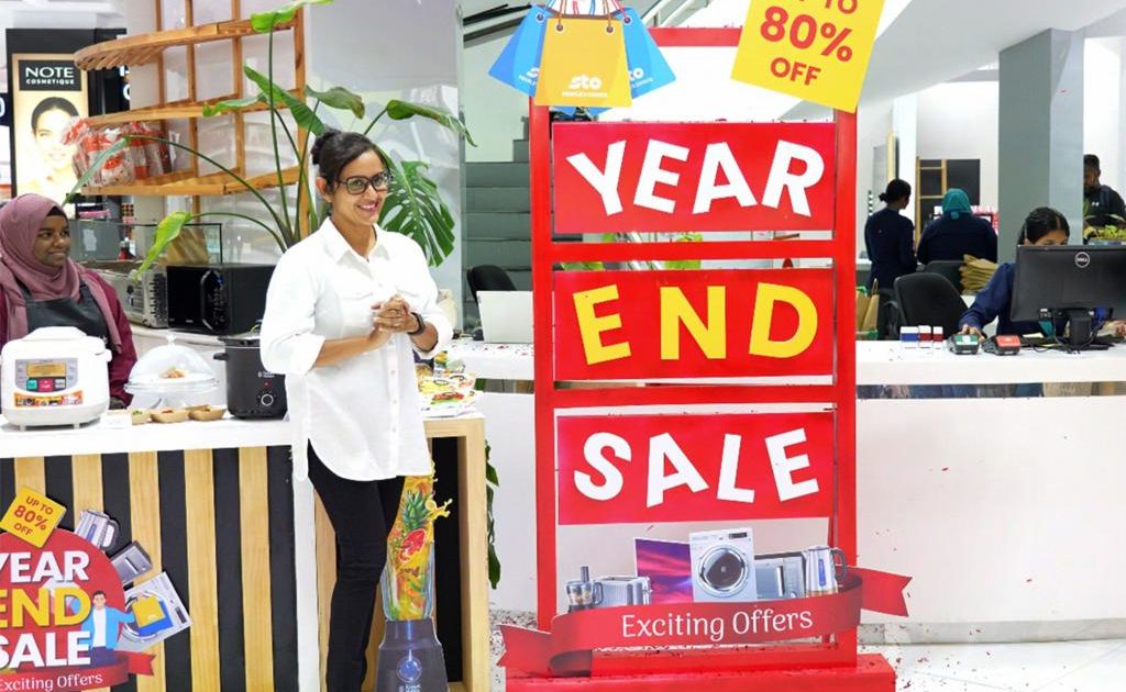 80 ޕަސެންޓު ޑިސްކައުންޓާއެކު އެސްޓީއޯގެ އިޔާ އެންޑް ޕްރޮމޯޝަން ފަށައިފި – Dhen.mv