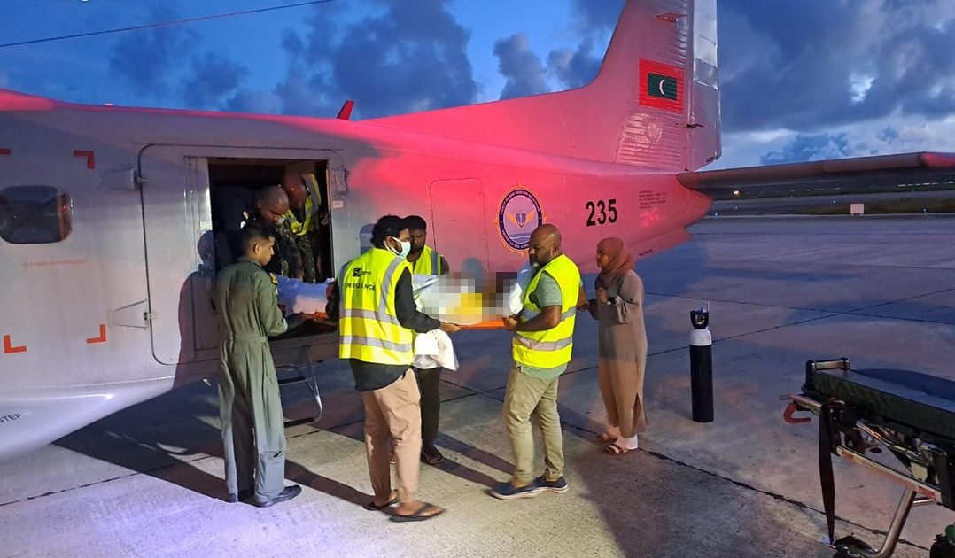 ފުވައްމުލަކުގައި އެކްސިޑެންޓުވި މީހާ އިތުރު ފަރުވާއަށް މާލެ ގެނެއްސި – Dhen.mv