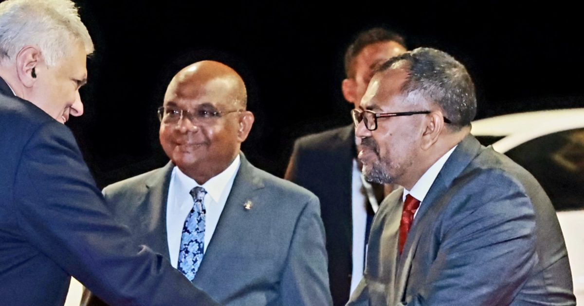 އަބްދުالله ޝާހިދުގެ ސިޓީފުޅެއް މިނިސްޓަރު ޒަމީރަށް – Dhen.mv