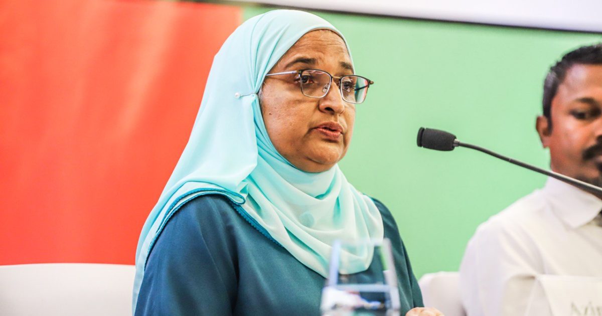 19 ދިވެހީންގެ ލޭ މި ބިމުން ނުހިކޭނެ: އާޒިމާ – Dhen.mv