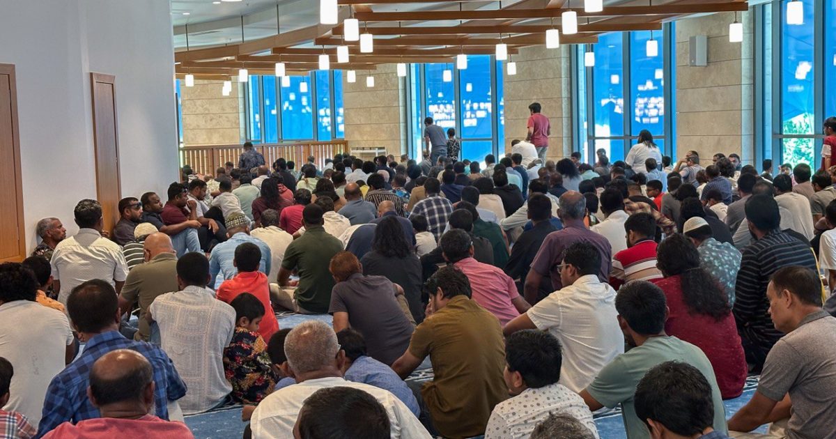 އެހެން މީހުންގެ އުނި ސިފަތަކުގެ ވާހަކަ ދެއްކުމުގެ ބަދަލުގައި އަމިއްލަ ނަފްސު އިސްލާހު ކުރުން ...