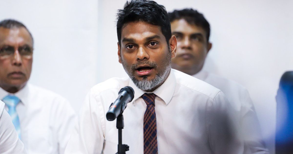 އިންތިހާބުގެ ނަތީޖާއާ މެދު ހިތްހަމަ ނުޖެހި، އަމްރު ކަންބޮޑުވުން ފާޅުކޮށްފި – Dhen.mv