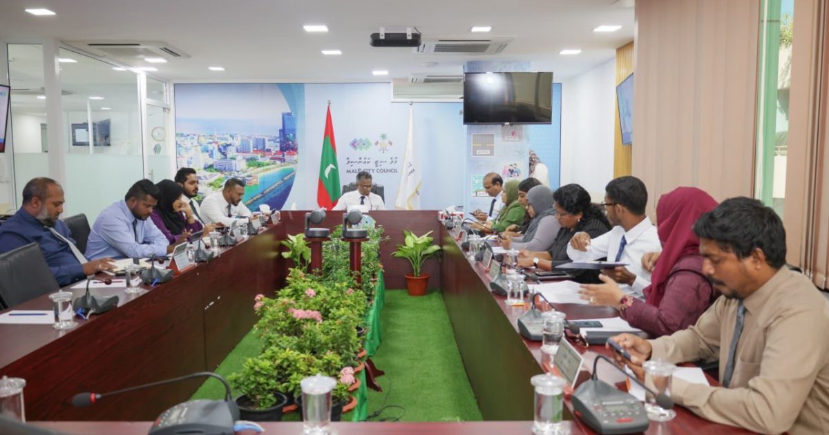 ޑެޕިއުޓީ މޭޔަރަށް ދިން ހަމަލާ ސިޓީ ކައުންސިލުން ކުށްވެރިކޮށްފި – Dhen.mv