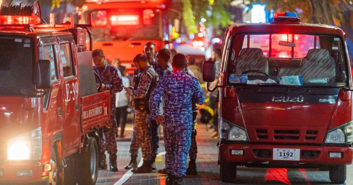 އަލިފާން ރޯވީ އަވަނެއް އޯވާހީޓްވެގެން، ތިން މީހަކަށް ފަރުވާދެނީ – Dhen.mv