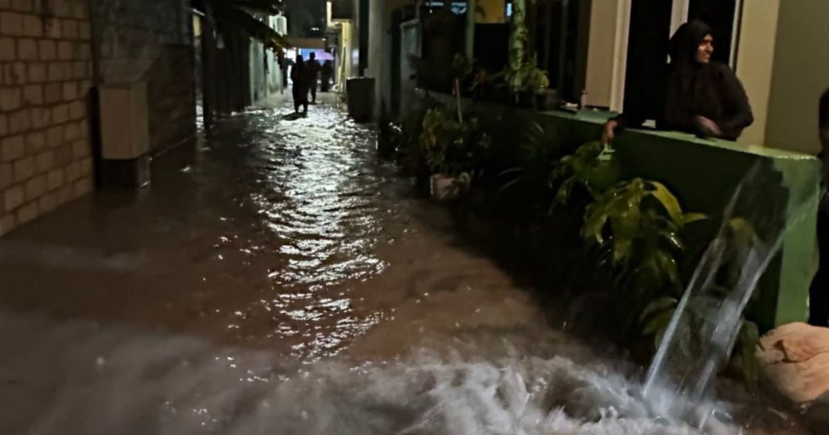 ގުރައިދޫގައި ފެންބޮޑުވެ 50 ގެއަކަށް އޭގެ އަސަރުކޮށްފި – Dhen.mv