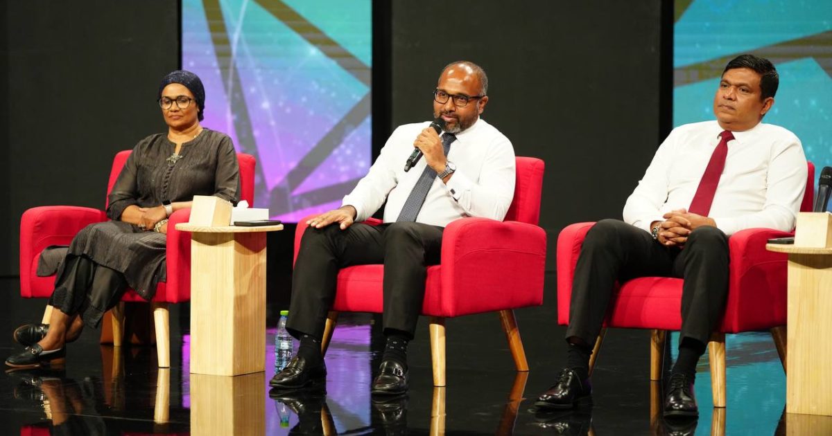 އަންނަ މަހުން ފެށިގެން ބިދޭސީންގެ ފޮޓޯ އާއި ފިންގަޕްރިންޓް ނަގަން ފަށާނެ: އިޙްސާން – Dhen.mv