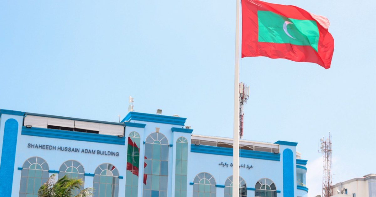 ކާރު ގަނެދޭނެ ކަމަށް ބުނެ ފުލުހަކު މަކަރުން ފައިސާ ހޯދާ ކަމަށް ބުނާ ...