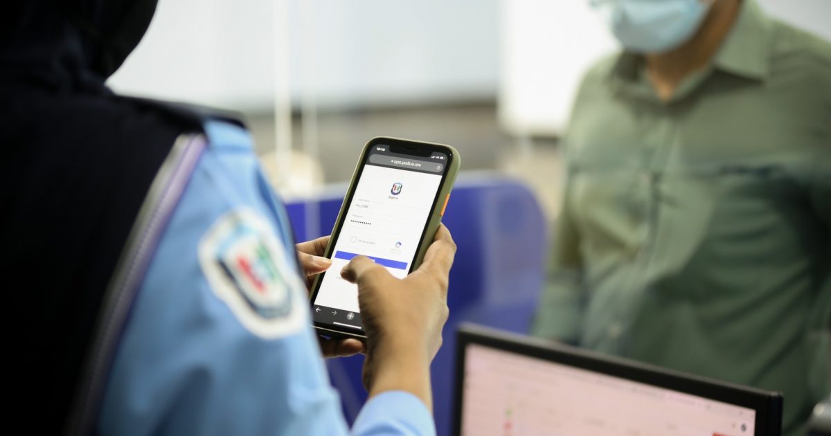 ދީނަށް ފުރުއްސާރަ ކުރި މީހެއްގެ މައްސަލަ އެއް ބަލަނި – Dhen.mv