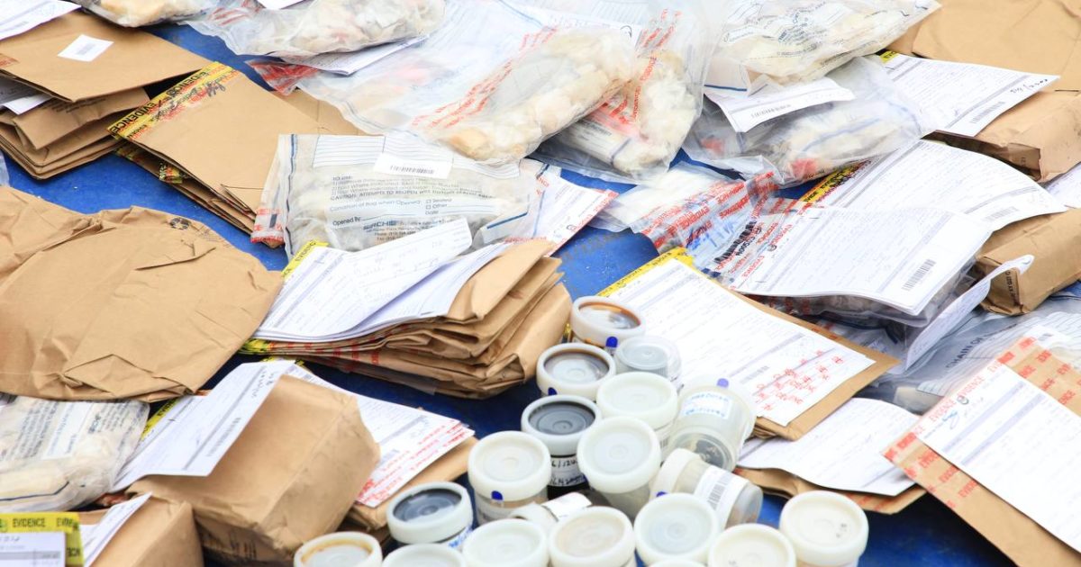 ގެއަކުން 4 ކިލޯ ޑްރަގު ހޯދައި މީހަކު ހައްޔަރަށް – Dhen.mv