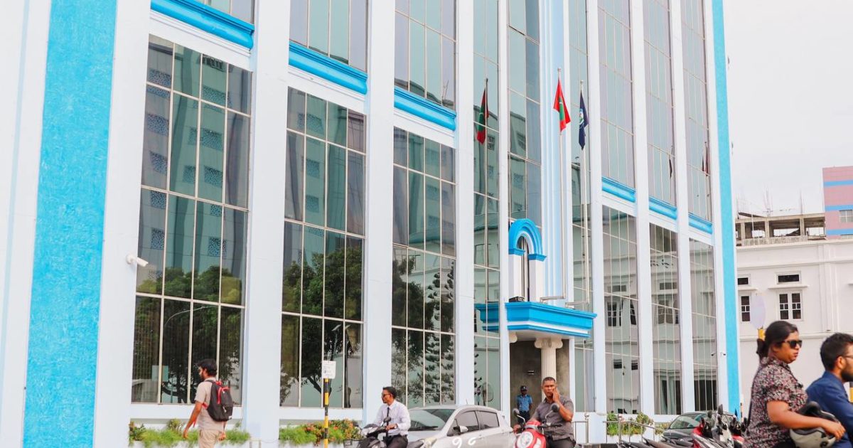 ފުލުހުންގެ އޮންލައިން ހިދުމަތް މެދުކެނޑިއްޖެ – Dhen.mv