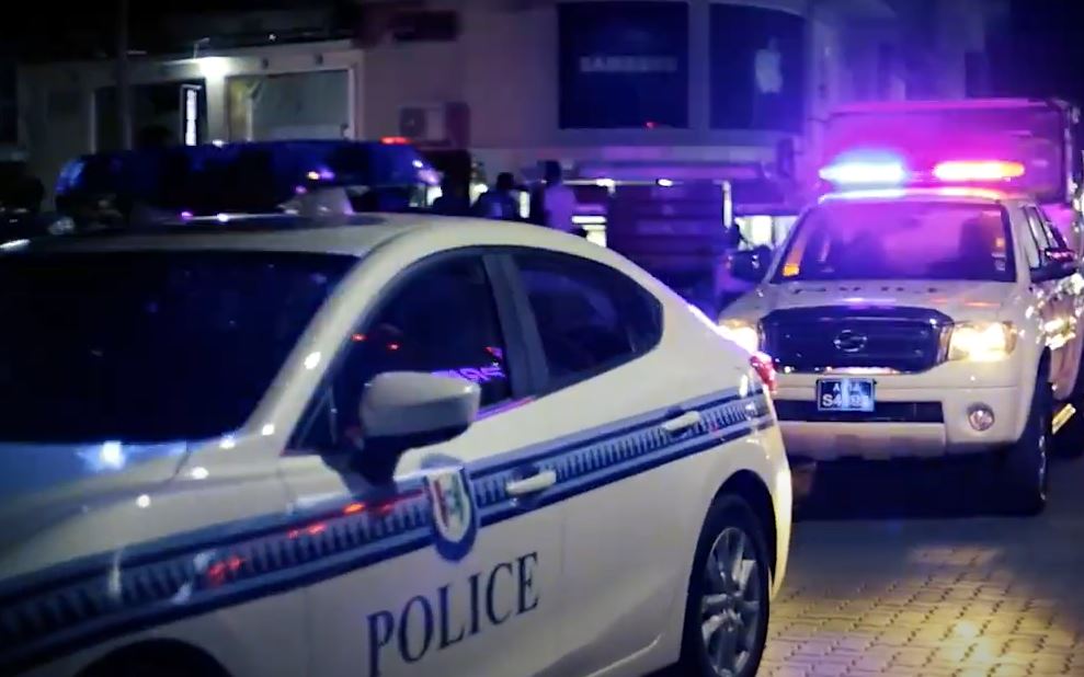 އެކްސިޑެންޓެއްގެ މައްސަލައަކާ ގުޅިގެން ދެ މީހަކު ހޯދަނީ – Dhen.mv