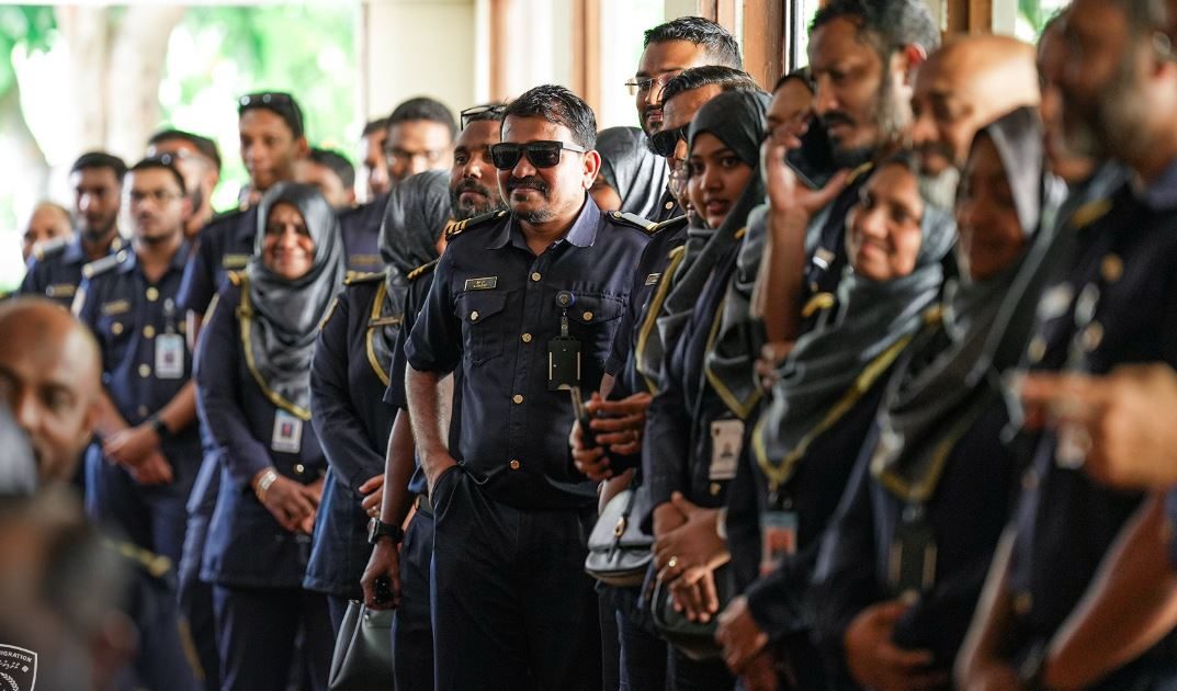 ގަވާއިދާ ހިލާފަށް އުޅޭ ބިދޭސީން ހޯދަން 200 އަށް ގިނަ އޮފިސަރުން ނިކުމެ ބޮޑު އޮަޕަރޭޝަނެއް ...