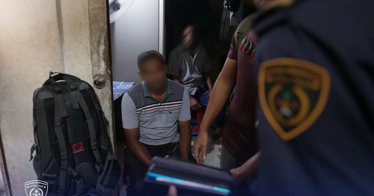 ގަވާއިދާ ހިލާފަށް އުޅެމުން އައި 22 ބިދޭސީއަކު އިމިގްރޭޝަންގެ ބެލުމުގެ ދަށަށް – Dhen.mv