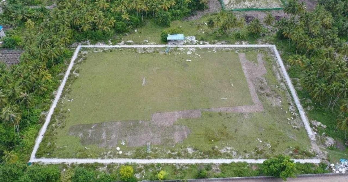 މިނިސްޓަރު ދެއްވީ 15 ވަރަކަށް އަހަރު ނުނިމި އޮތް ކިނބިދޫ ދަނޑުގެ އުންމީދު! – Dhen.mv