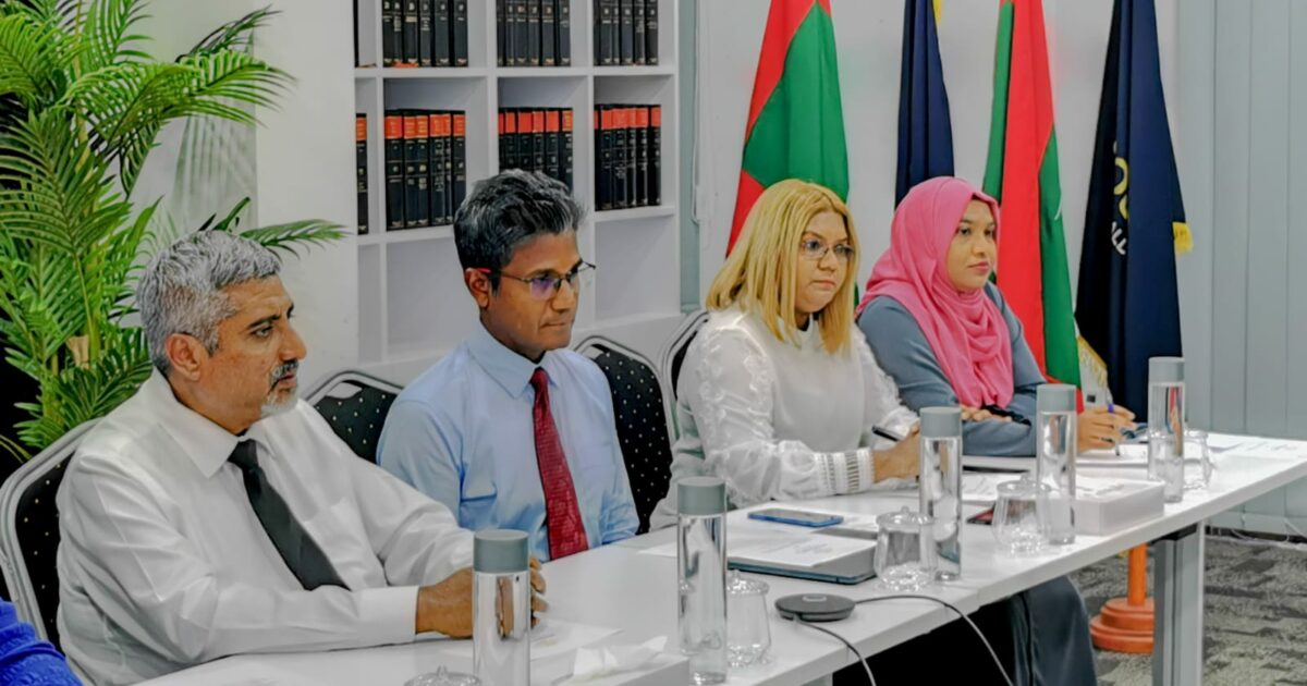 ބާ ކައުންސިލްގެ އިންތިހާބުގައި ވޯޓުލުމަށް ރަޖިސްޓްރީވުމުގެ ފުރުސަތު ހުޅުވާލައިފި – Dhen.mv