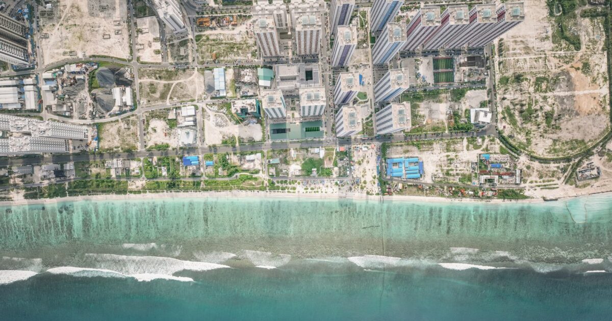 ހުޅުމާލެ ފަޅުތެރެއިން މަރުވެފައި އޮތް މީހަކު ފެނިއްޖެ – Dhen.mv