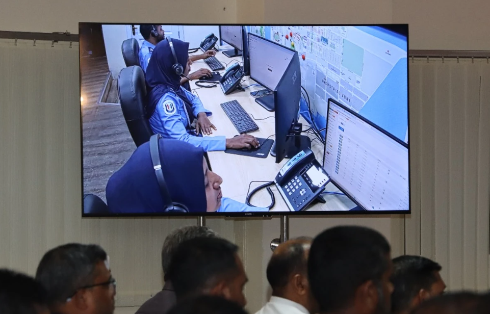 އިމެޖެންސީ ކޯލް ސެންޓަރު 911 އިފްތިތާހުކޮށްފި – Dhen.mv