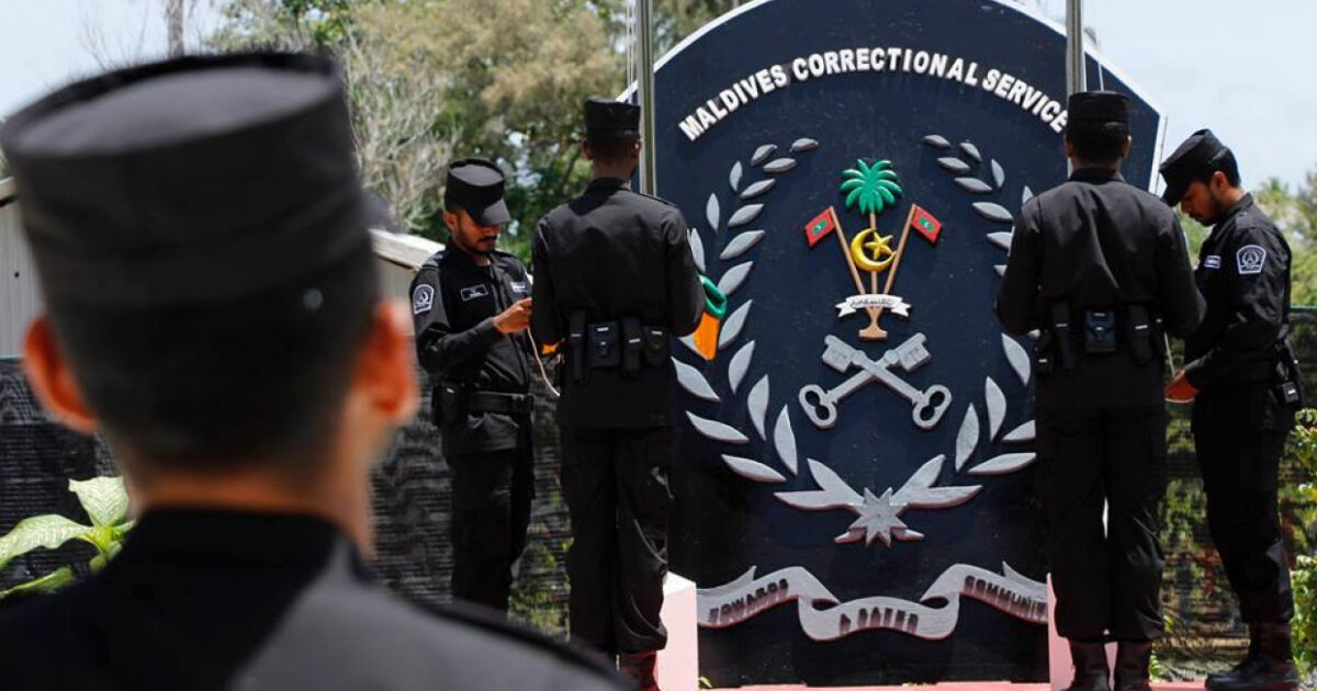 ޖަލުތައް ބަލަހައްޓަން 60 އޮފިސަރުން ހޯދަނީ – Dhen.mv