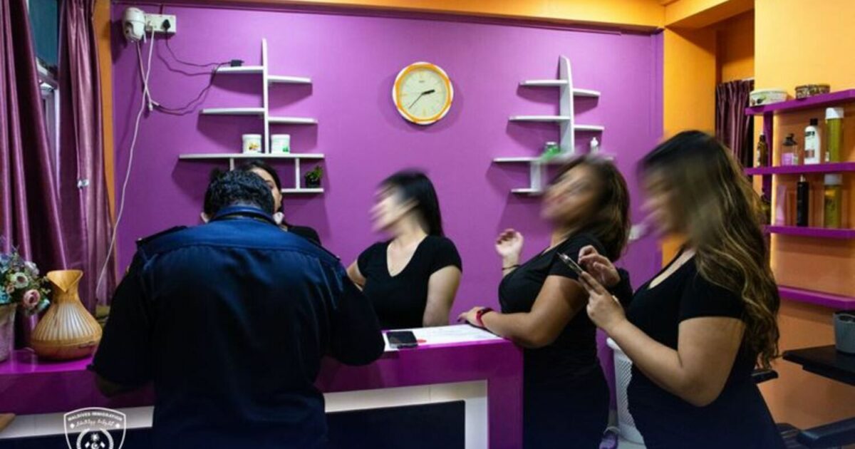 ސެލޫނާއި ސްޕާތަކުގެ ސާފުތާހިރުކަން ބަލަން އިންސްޕެކްޝަނެއް ފަށައިފި – Dhen.mv