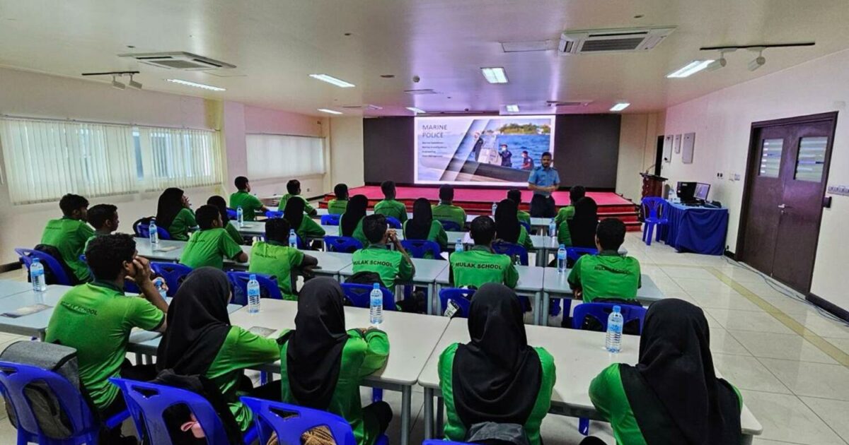 ސްކޫލް ކުދިން ހިމެނޭ ހަރަކާތެއް ބާއްވާ ނަމަ މިނިސްޓްރީގެ ހުއްދަ ހޯދަން އެދިއްޖެ – Dhen.mv