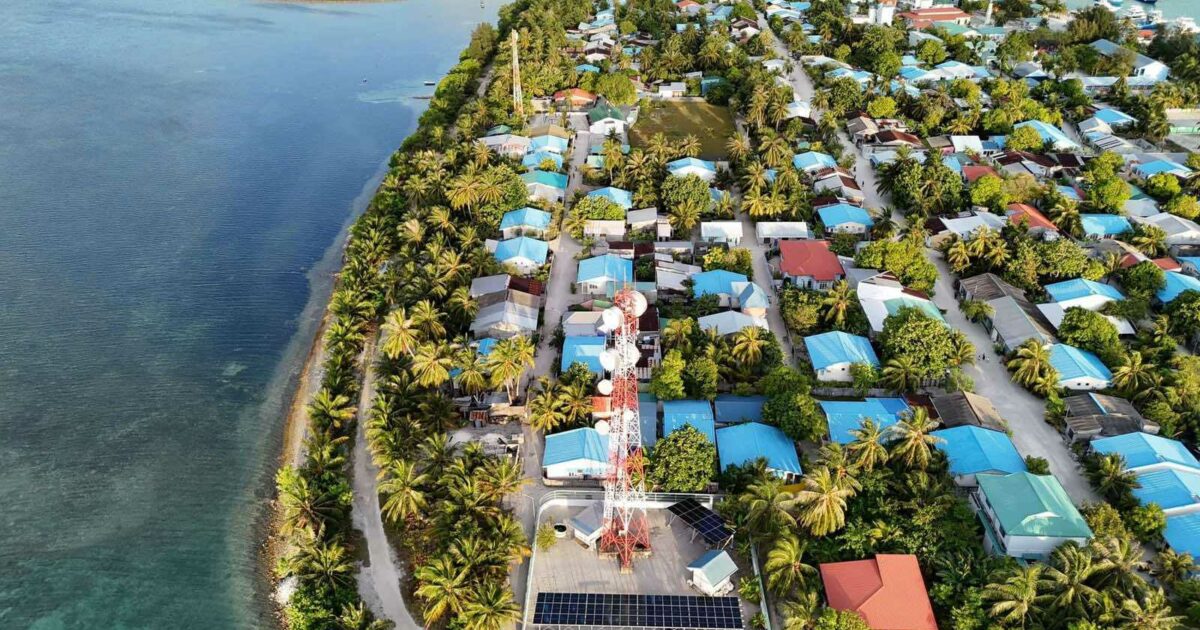 ދާންދޫ މަގުމަތީގައި މަރުވެފައި އޮތް މީހަކު ފެނިއްޖެ – Dhen.mv