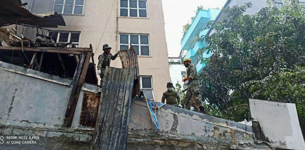 މާލޭ ގުދަނެއްގައި ރޯވުން: 22 މީހަކަށް ވަގުތީ ބޯހިޔާވަހިކަން – Dhen.mv