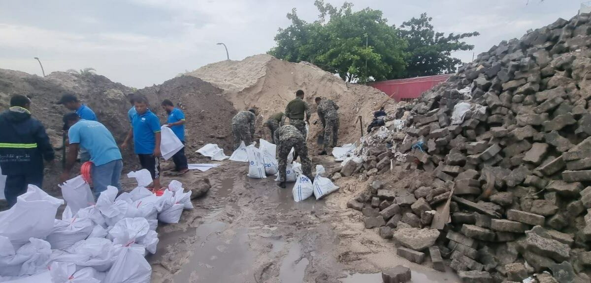 މާލޭގެ ތިން ސަރަހައްދަކުން ވެލި ބަސްތާތައް ފޯރުކޮށްދެނީ – Dhen.mv