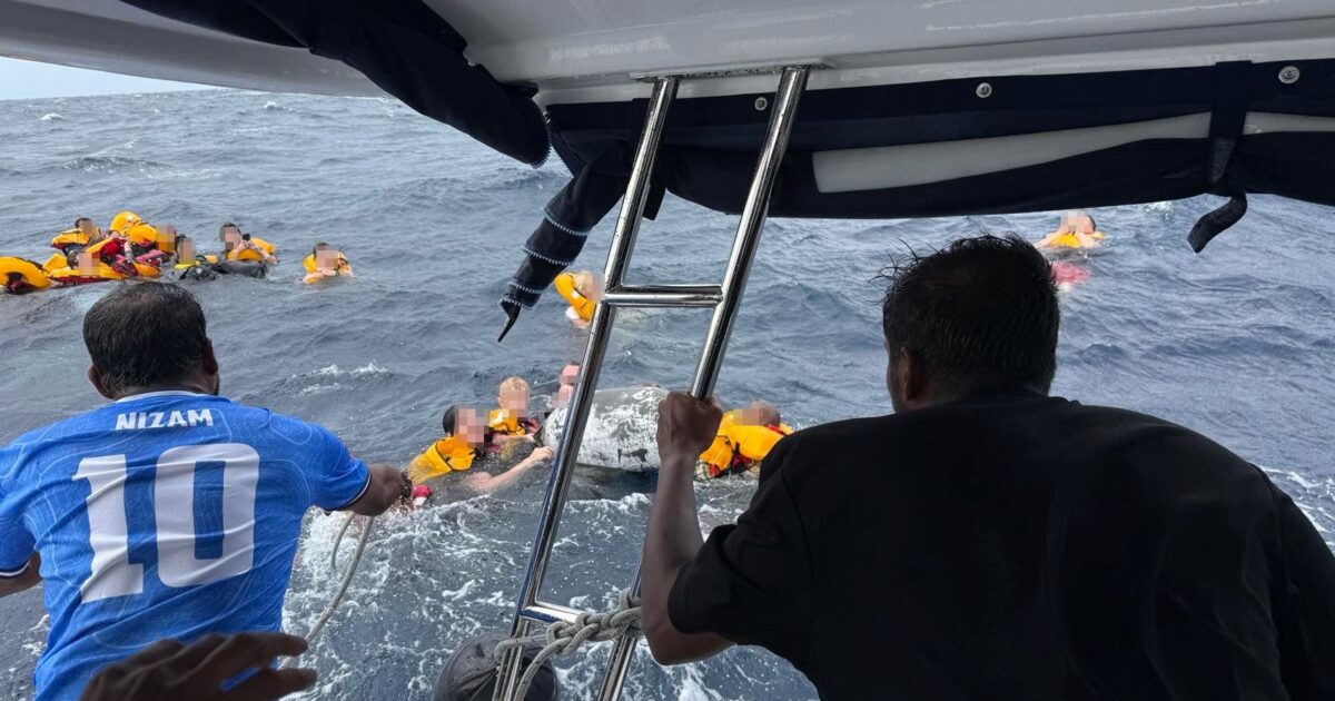 އަޑިއަށް ދިޔަ ލޯންޗަކުން 48 މީހުން ސަލާމަތްކޮށްފި – Dhen.mv