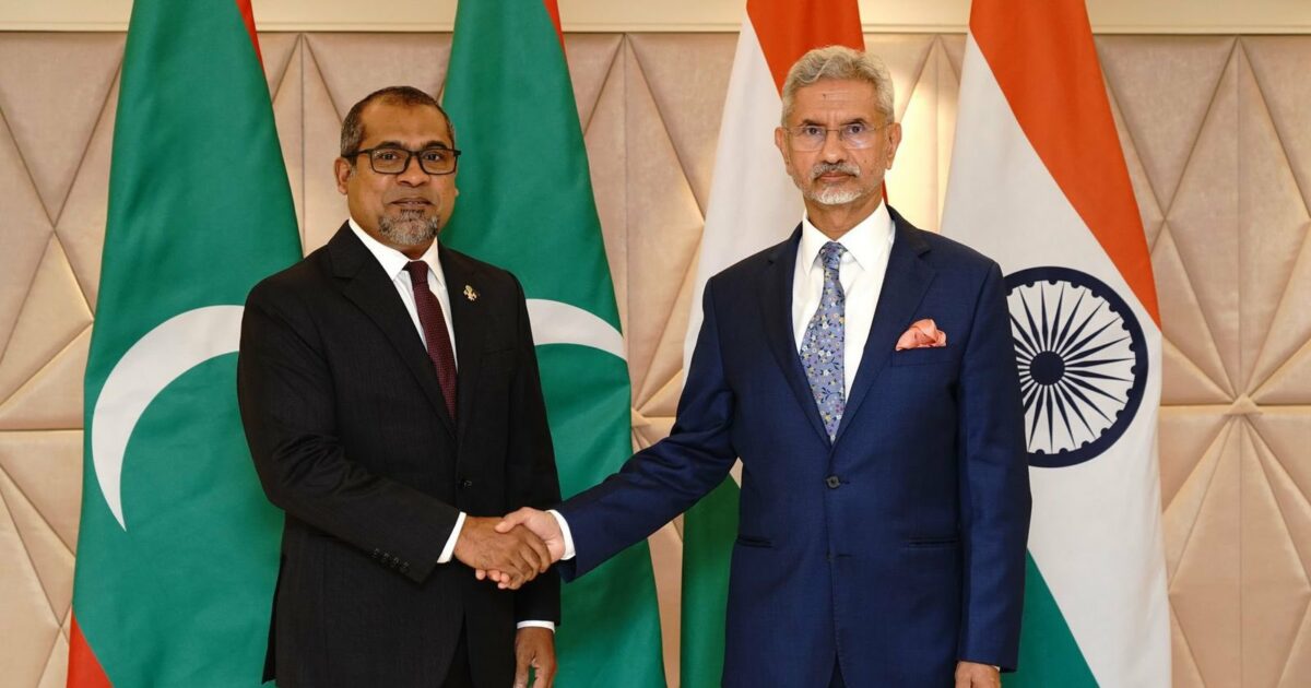 މިނިސްޓަރު ހަލީލު، ޖައިޝަންކަރާ ބައްދަލުކުރައްވައިފި – Dhen.mv