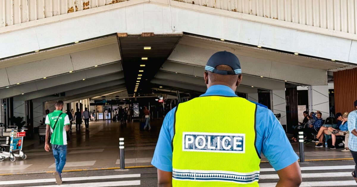 ވައިގެ މަގުން އެތެރެކުރަން އުޅުނު 7.2 މިލިއަން ރުފިޔާގެ ޑްރަގު އަތުލައިގެންފި – Dhen.mv