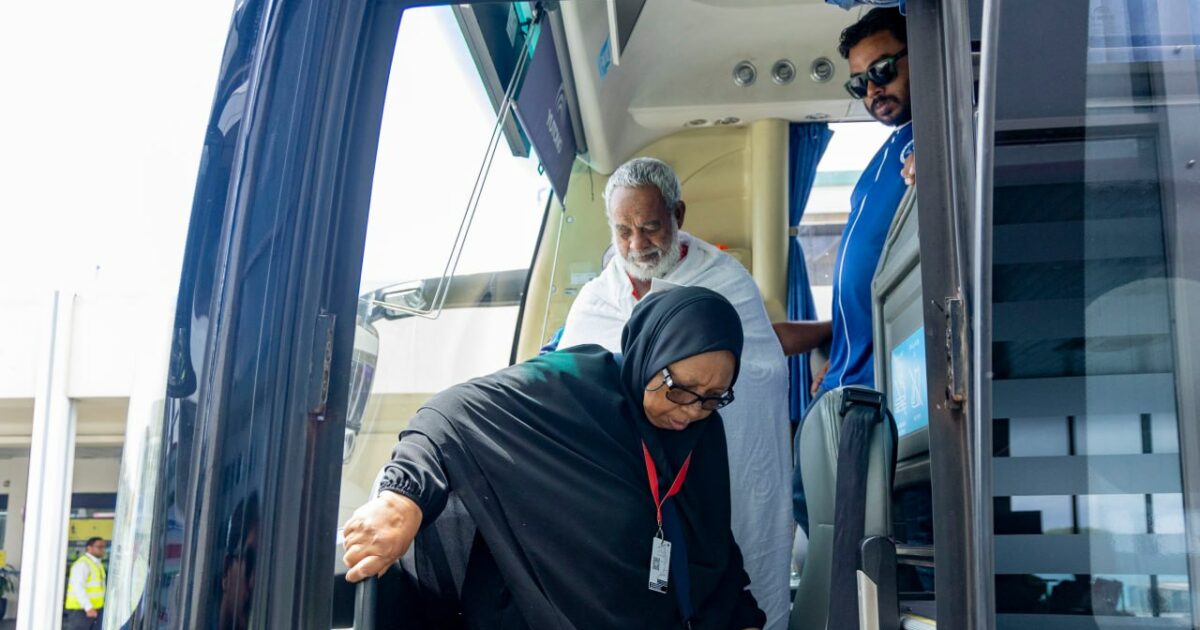 ފުރަތަމަ ފްލައިޓުން 235 މީހުން ހައްޖަށް ފުރައިފި – Dhen.mv