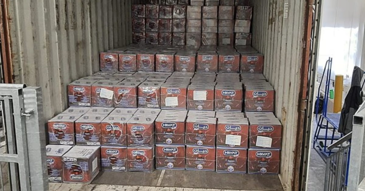 އަންނާރު ޖޫސް ޕެކެޓުތަކެއްގައި ފޮރުވައިގެން 420 ކިލޯގެ ޑްރަގް އެތެރެކުރަން އުޅެފި – Dhen.mv